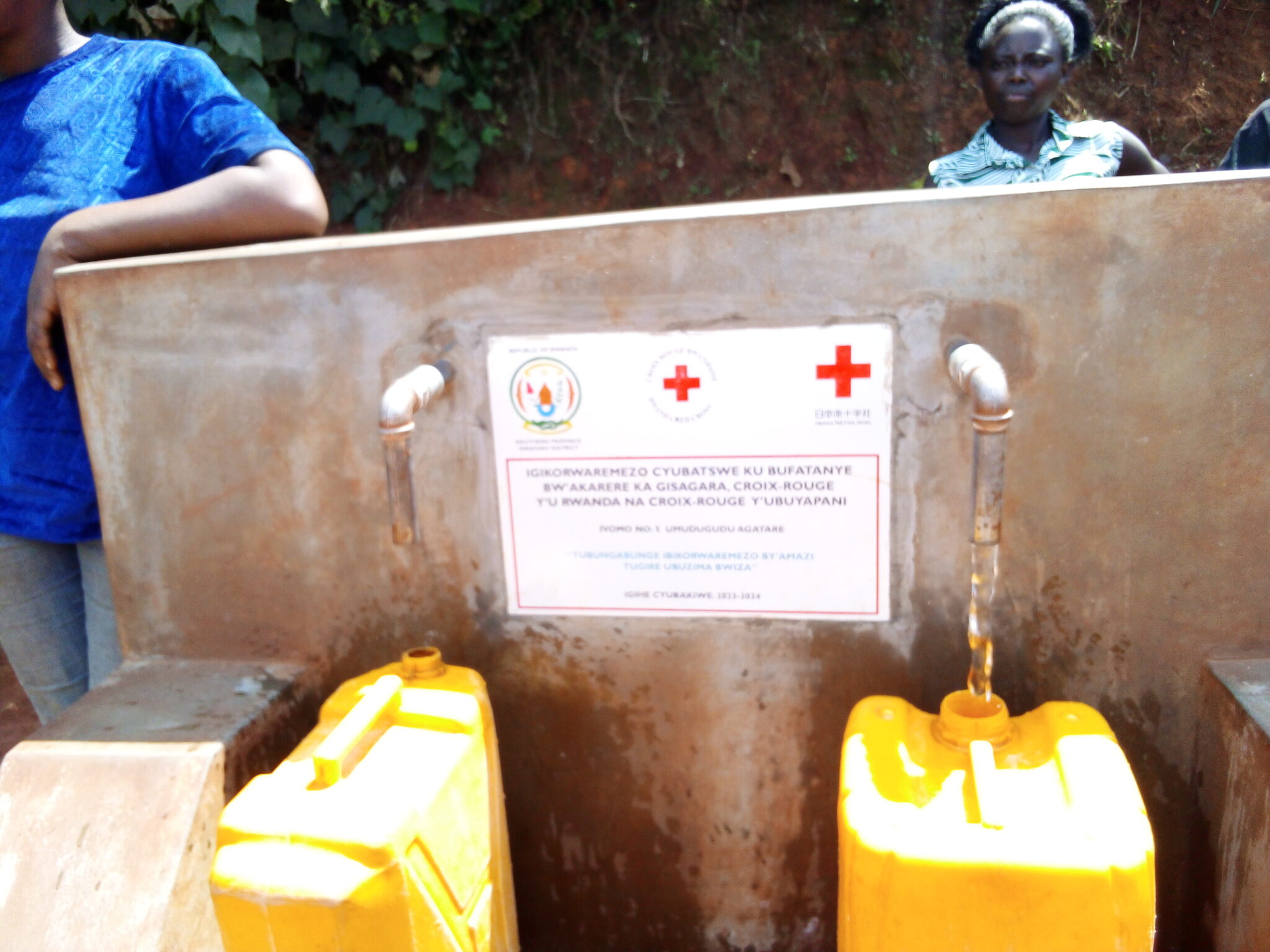 Abanya-Gisagara barashima Croix Rouge yabahinduriye imibereho ...