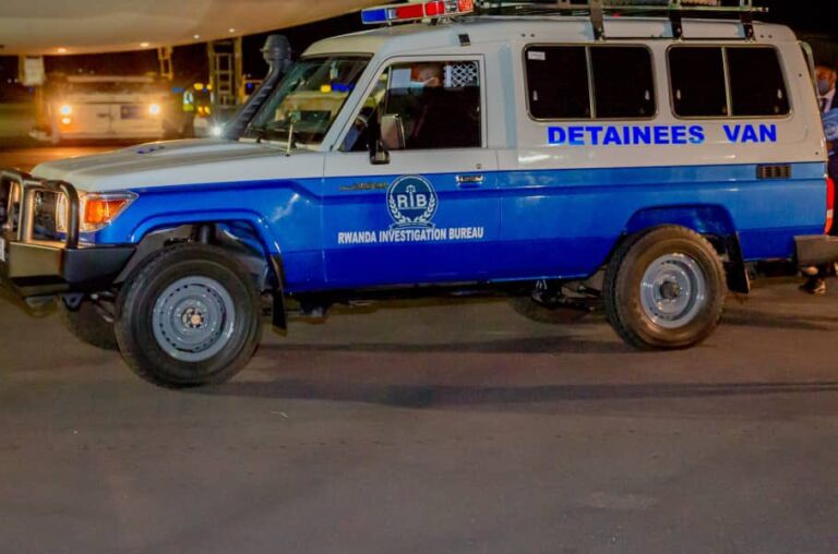 Umukozi w’ Akarere ka Rutsiro yatawe muri yombi kubera gushaka ...