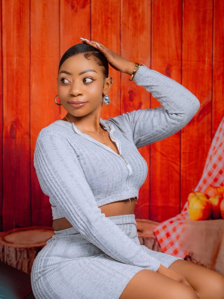 Atuma benshi bemera ko Imana ibaho! Sobanukirwa Songella ufite ubwiza ...